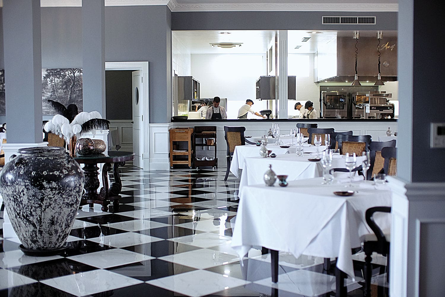 Apéritif Restaurant & Bar: Immersive Dining in the Middle of the Ubud ...